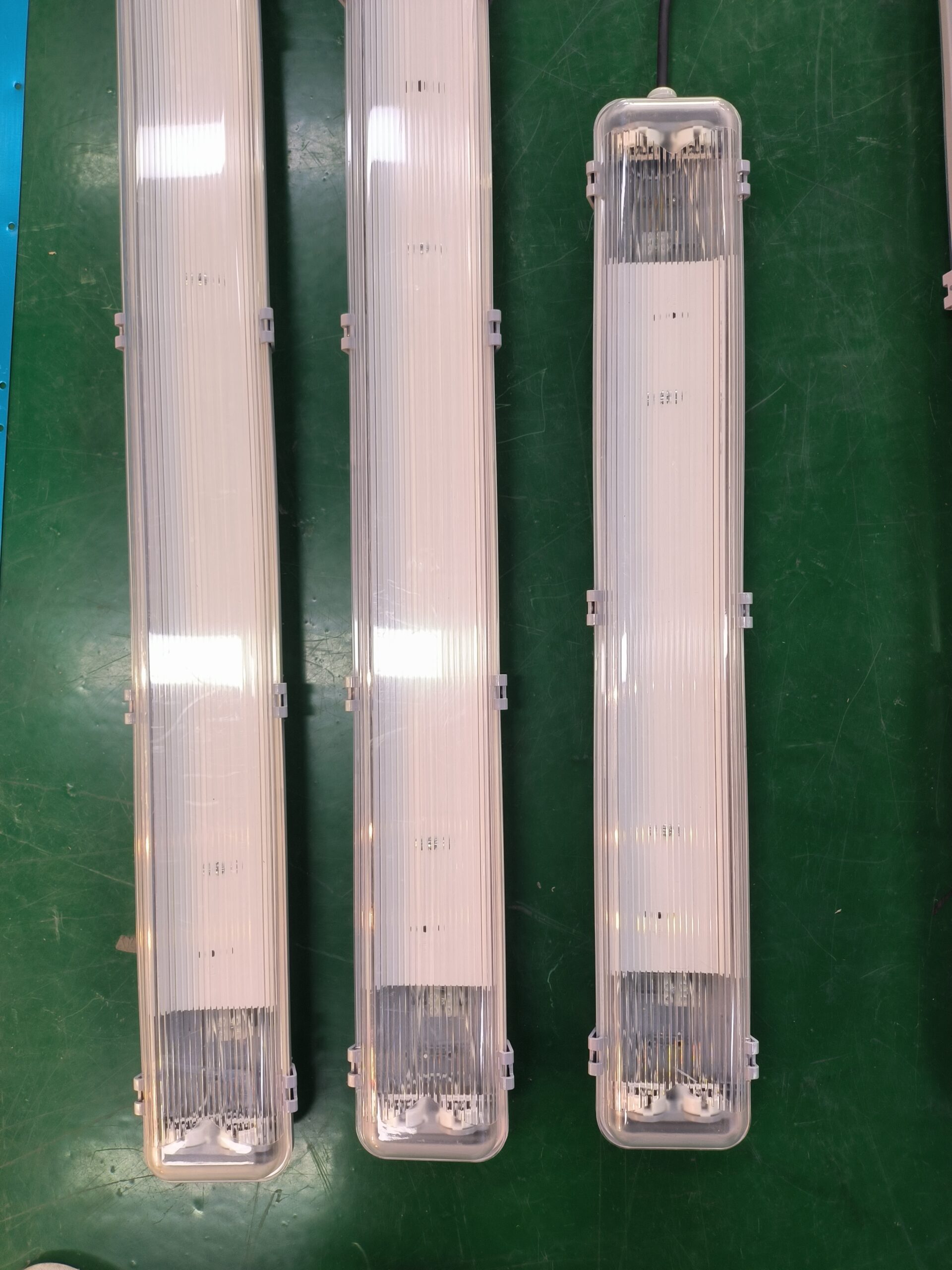 Tsong LED TL Fixture 60 cm – IP65 waterproof – Stainless Steel Clips ...